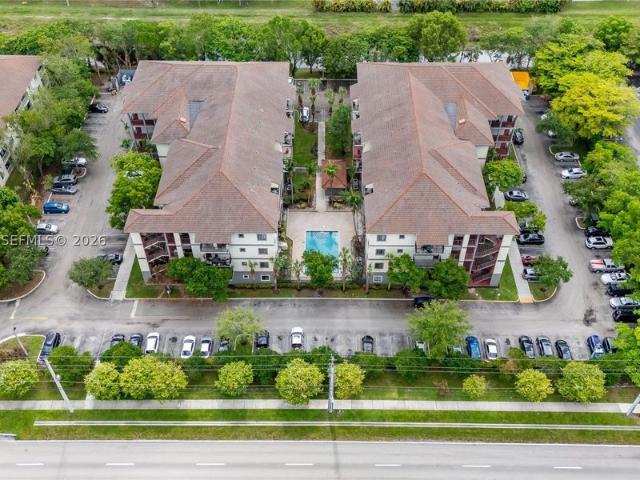 Luxury apartment complex for rent in Coral Springs, United States