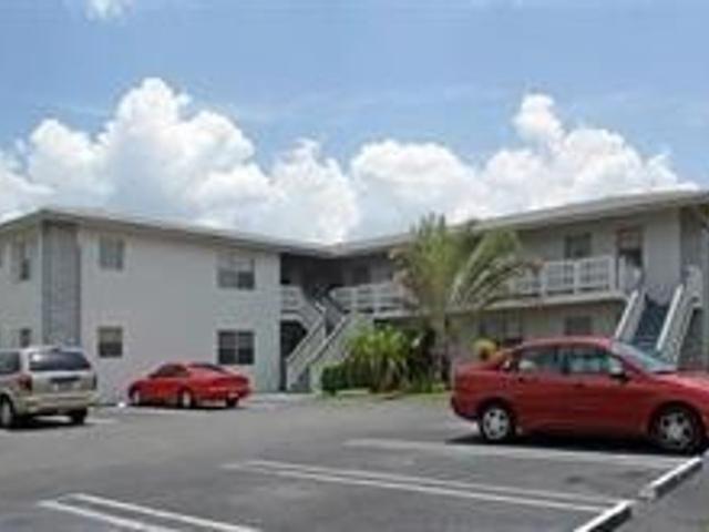 Luxury apartment complex for rent in Coral Springs, United States