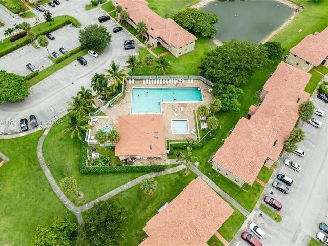 Luxury apartment complex for rent in Coral Springs, United States