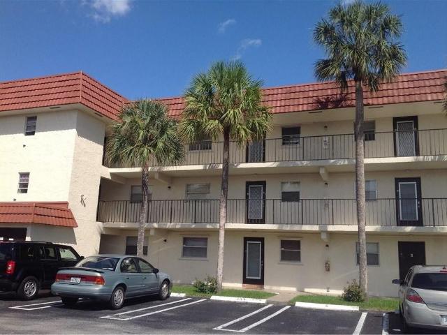 Luxury apartment complex for rent in Coral Springs, United States