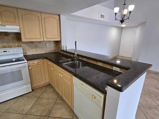 Luxury apartment complex for rent in Coral Springs, United States