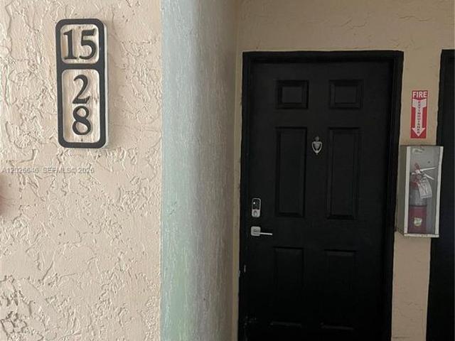 Luxury apartment complex for rent in Coral Springs, United States