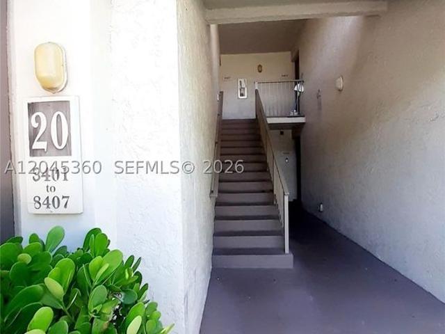 Luxury apartment complex for rent in Coral Springs, United States