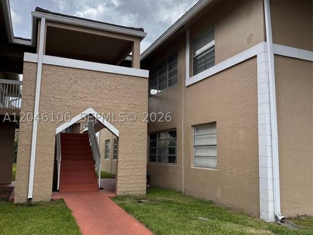 Luxury apartment complex for rent in Coral Springs, United States