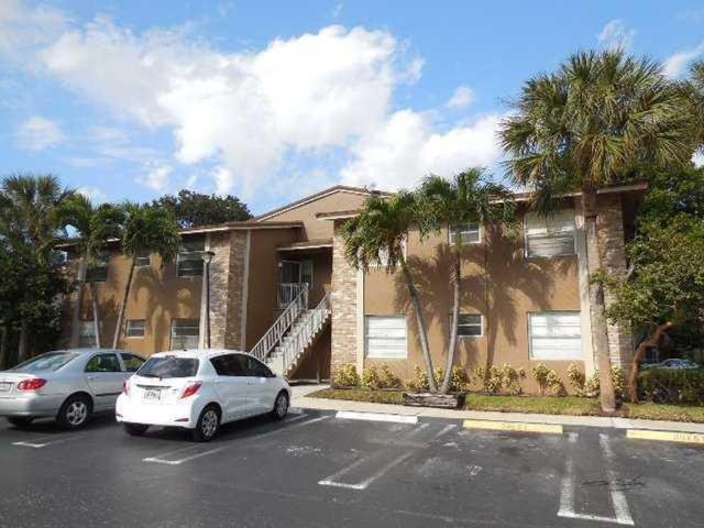 Luxury apartment complex for rent in Coral Springs, United States