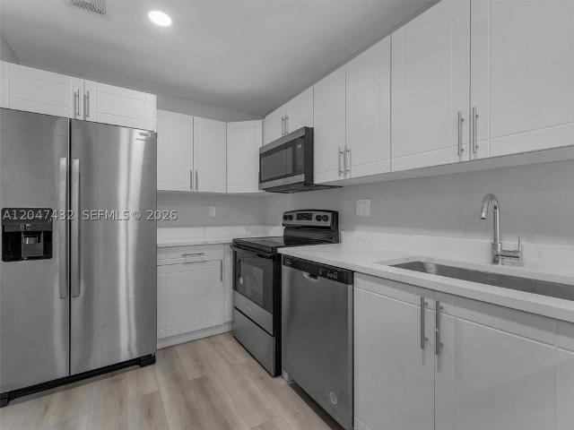 Luxury apartment complex for rent in Coral Springs, United States