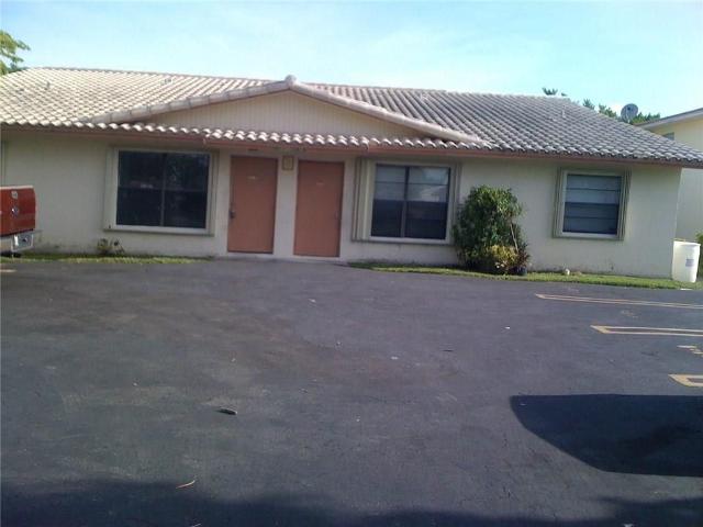 Luxury apartment complex for rent in Coral Springs, United States