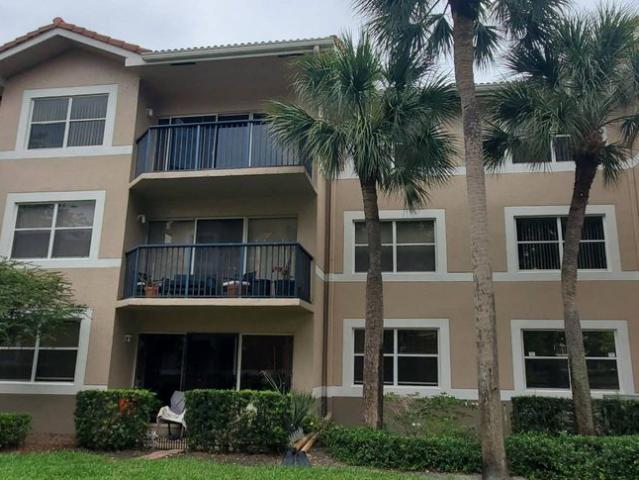 Luxury apartment complex for rent in Coral Springs, United States