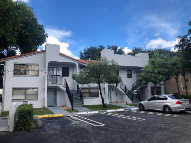 Luxury apartment complex for rent in Coral Springs, United States