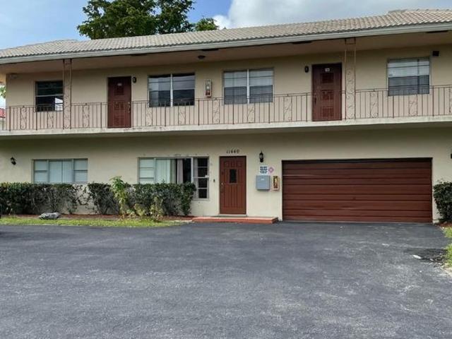 Luxury apartment complex for rent in Coral Springs, United States