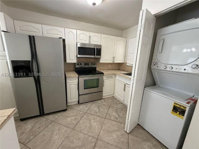 Luxury apartment complex for rent in Coral Springs, Florida