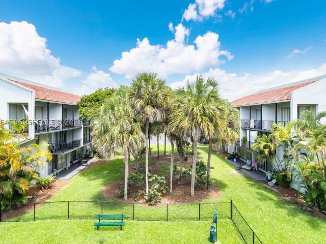 Luxury apartment complex for rent in Coral Springs, Florida