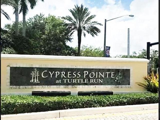 Luxury apartment complex for rent in Coral Springs, Florida