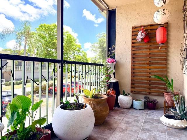 Luxury apartment complex for rent in Coral Springs, Florida