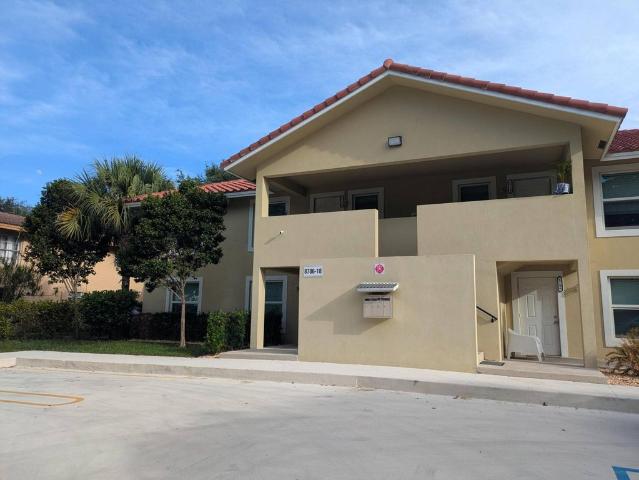 Luxury apartment complex for rent in Coral Springs, Florida