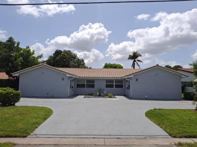 Luxury apartment complex for rent in Coral Springs, Florida