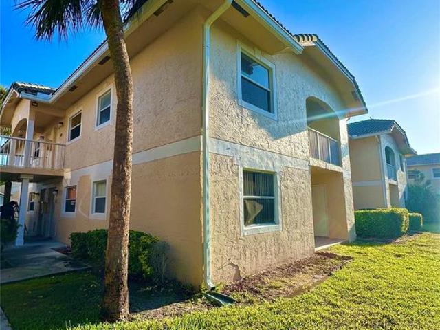 Luxury apartment complex for rent in Coral Springs, Florida