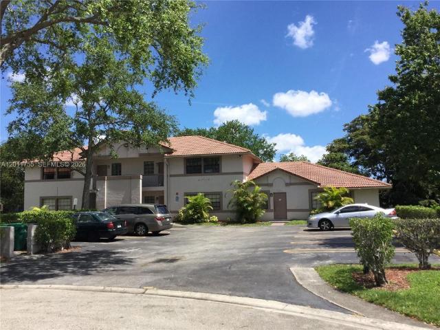 Luxury apartment complex for rent in Coral Springs, Florida