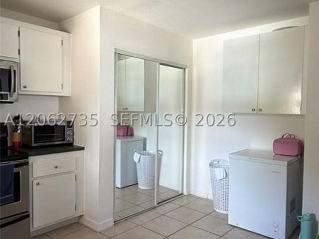 Luxury apartment complex for rent in Coral Springs, Florida