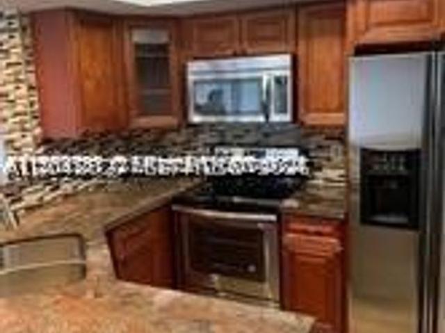Luxury apartment complex for rent in Coral Springs, Florida