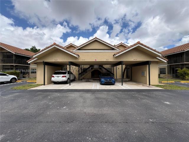 Luxury apartment complex for rent in Coral Springs, Florida