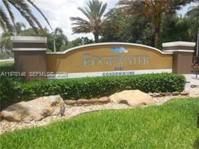 Luxury apartment complex for rent in Coral Springs, Florida