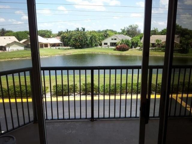 Luxury apartment complex for rent in Coral Springs, Florida