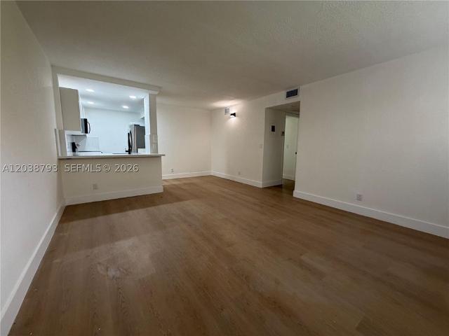 Luxury apartment complex for rent in Coral Springs, Florida