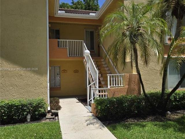 Luxury apartment complex for rent in Coral Springs, Florida