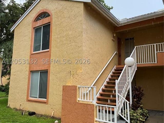 Luxury apartment complex for rent in Coral Springs, Florida