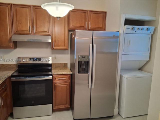 Luxury apartment complex for rent in Coral Springs, Florida