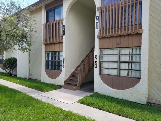 Luxury apartment complex for rent in Coral Springs, Florida