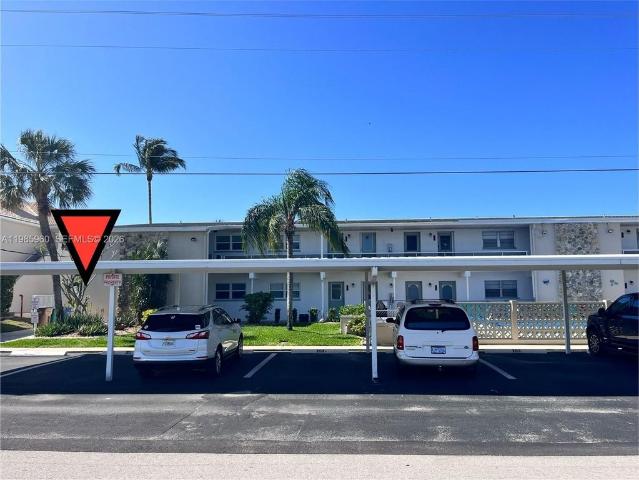 Luxury apartment complex for rent in Cape Coral, Florida
