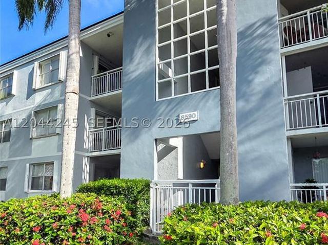 Luxury apartment complex for rent in Cutler Bay, United States