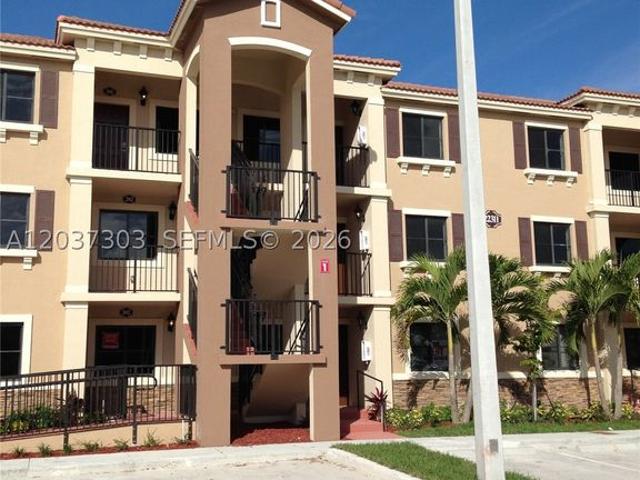 Luxury apartment complex for rent in Cutler Bay, United States