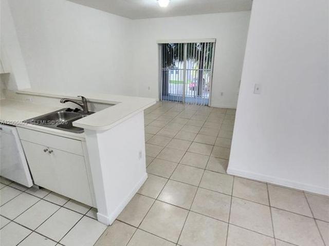 Luxury apartment complex for rent in Cutler Bay, Florida