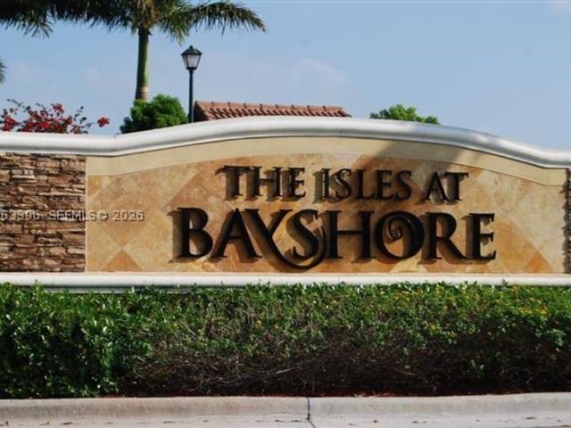 Luxury apartment complex for rent in Cutler Bay, Florida
