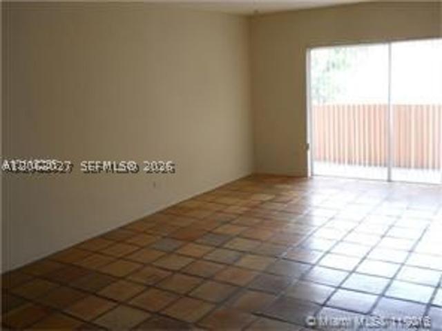 Luxury apartment complex for rent in Cutler Bay, Florida