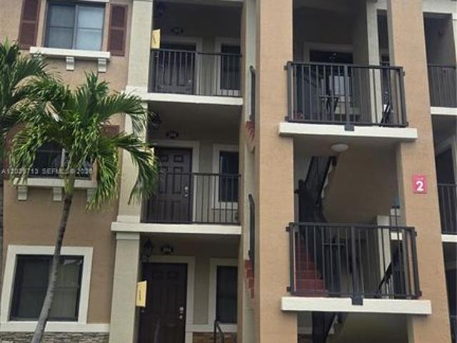 Luxury apartment complex for rent in Cutler Bay, Florida