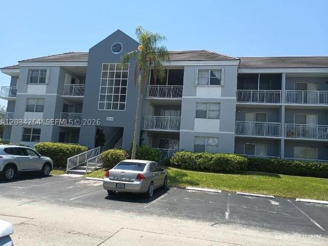 Luxury apartment complex for rent in Cutler Bay, Florida