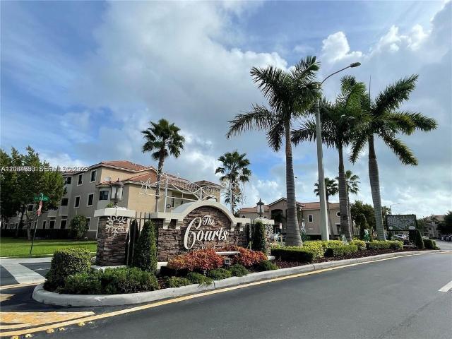 Luxury apartment complex for rent in Cutler Bay, Florida