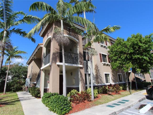 Luxury apartment complex for rent in Cutler Bay, Florida