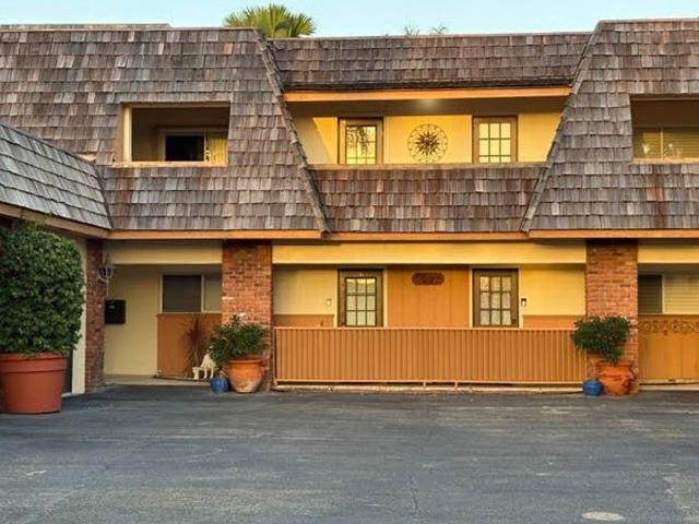 Luxury apartment complex for rent in Atlantis, Florida