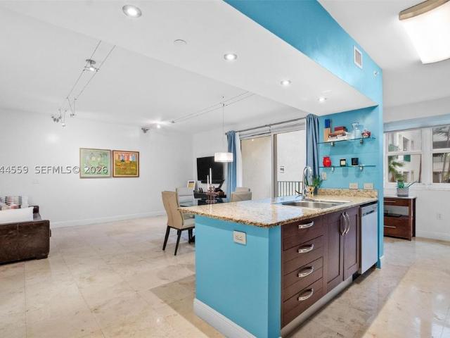 Luxury apartment complex for rent in Aventura, Florida