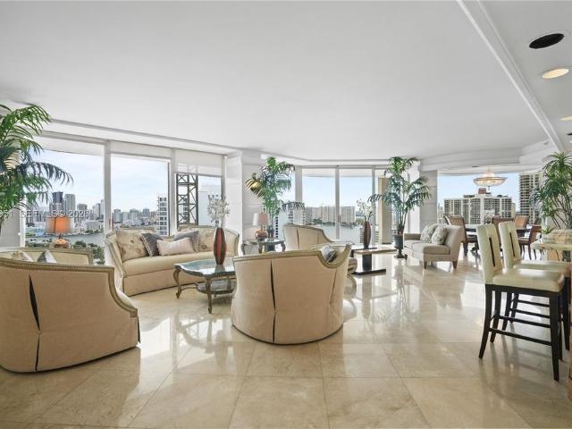 Luxury apartment complex for rent in Aventura, Florida