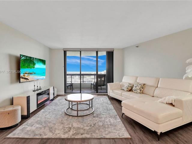 Luxury apartment complex for rent in Aventura, Florida