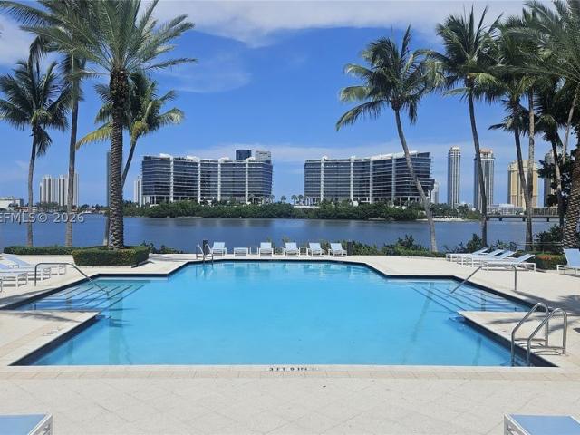 Luxury apartment complex for rent in Aventura, Florida