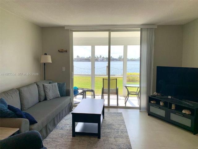 Luxury apartment complex for rent in Aventura, Florida
