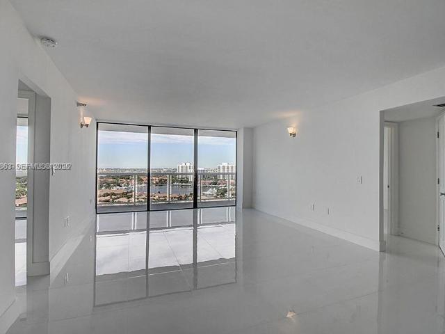 Luxury apartment complex for rent in Aventura, Florida