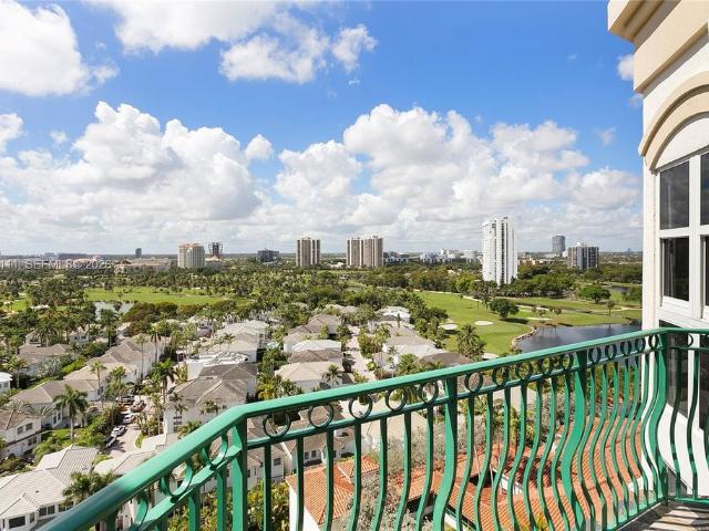 Luxury apartment complex for rent in Aventura, Florida